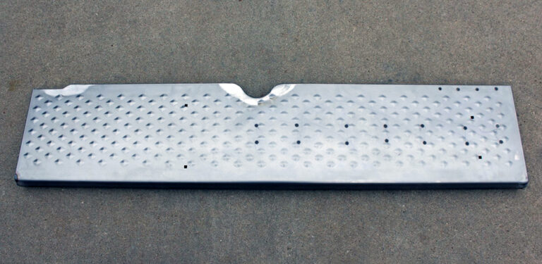 RUNNING BOARD, 1/2 TON, RH